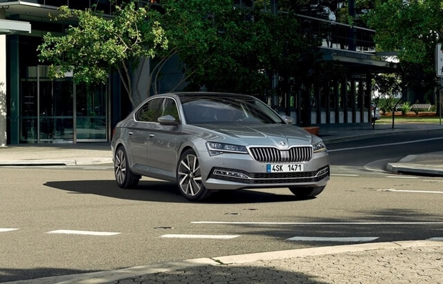 Chi tiết Skoda Superb 2025 kèm giá bán (12/2025)