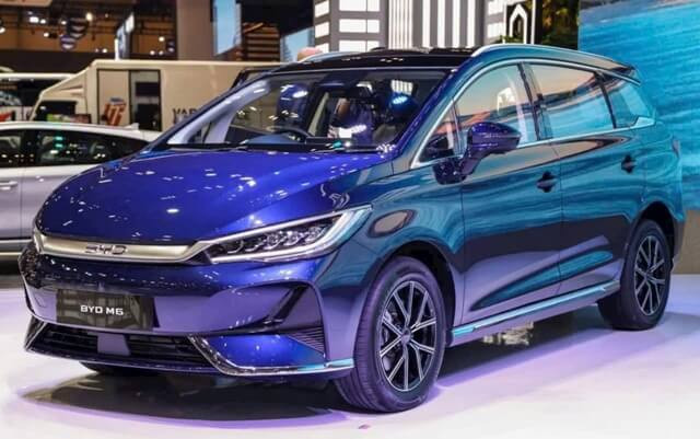 Giá xe BYD M6 2025 lăn bánh tháng 10/2025